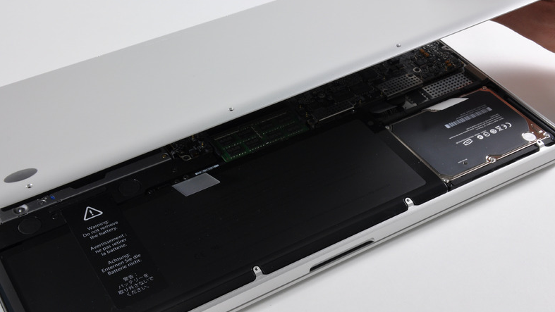 17″ MacBook Pro disassembly reveals ginormous battery - Ars Technica