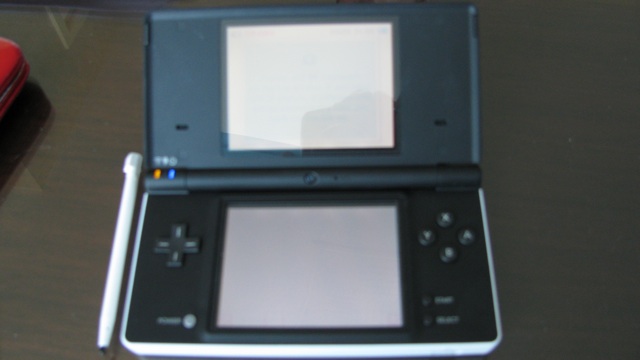Hands-on with the Nintendo DSi - Ars Technica