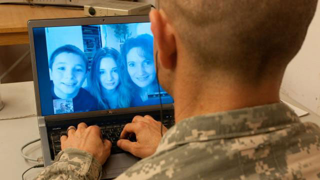 Tweet away, troops: Pentagon won't ban social media - Ars Technica