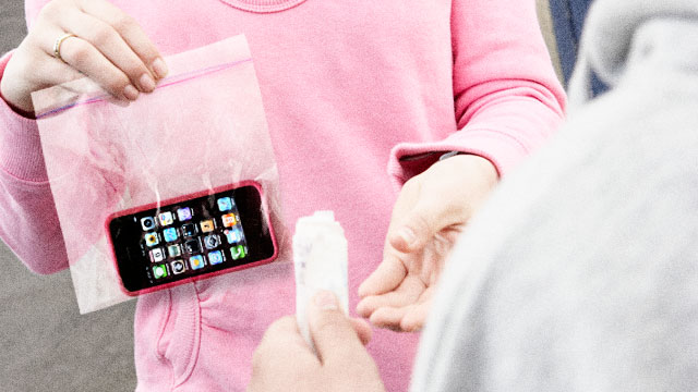 Students face withdrawal, distress when cut off from Internet - Ars ...