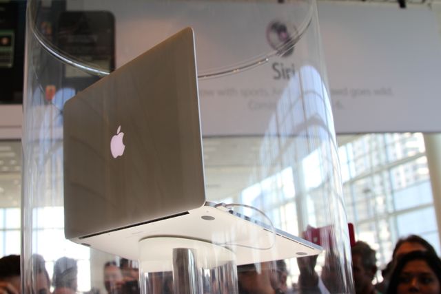 Photo gallery: thin MacBook Pro with retina display - Ars Technica