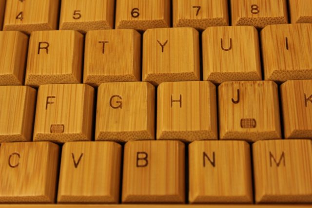 Going green with Impecca's hand-carved bamboo keyboard and mouse - Ars ...