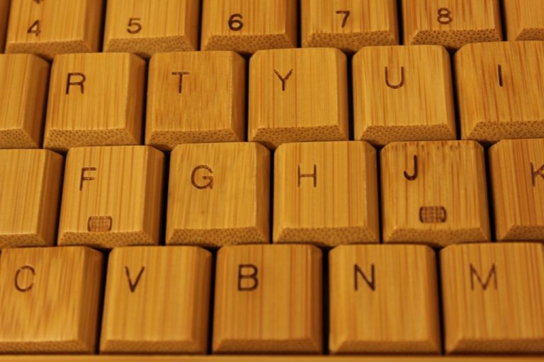 Going green with Impecca's hand-carved bamboo keyboard and mouse - Ars ...