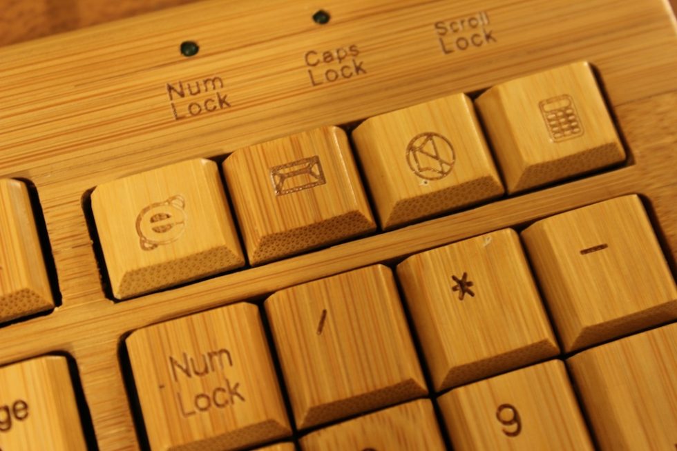 Going green with Impecca's hand-carved bamboo keyboard and mouse - Ars ...
