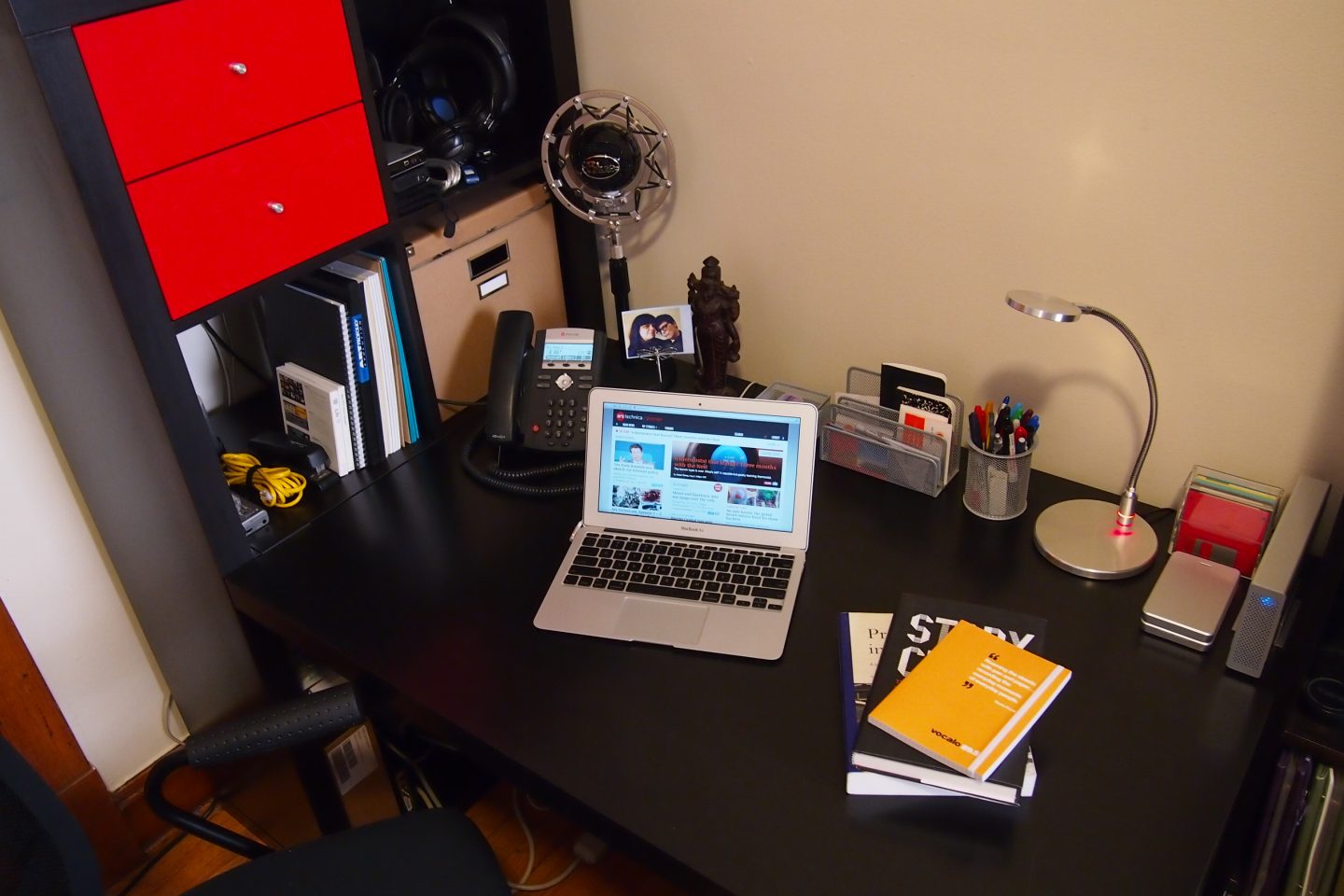 Ars staffers exposed: our home office setups - Ars Technica