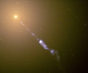 First images of particle jets at edge of a supermassive black hole ...