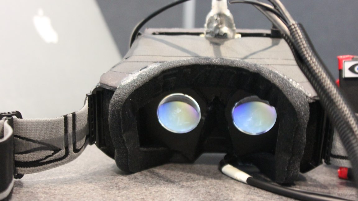 Virtual reality’s time to shine: Hands-on with the Oculus Rift - Ars ...