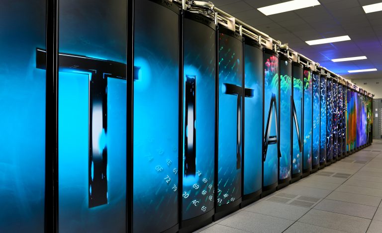 DOE flips switch on Titan, world’s newest fastest supercomputer - Ars ...