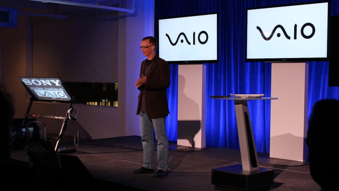 Windows 8 convertible PCs from Sony: One lighter, one larger, both ...