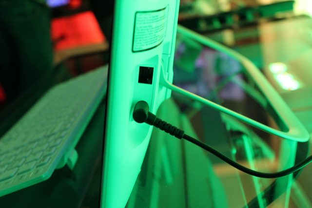 Windows 8 convertible PCs from Sony: One lighter, one larger, both ...