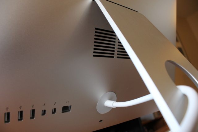 Review: 21.5-inch 2012 iMac takes two steps forward, one step back ...