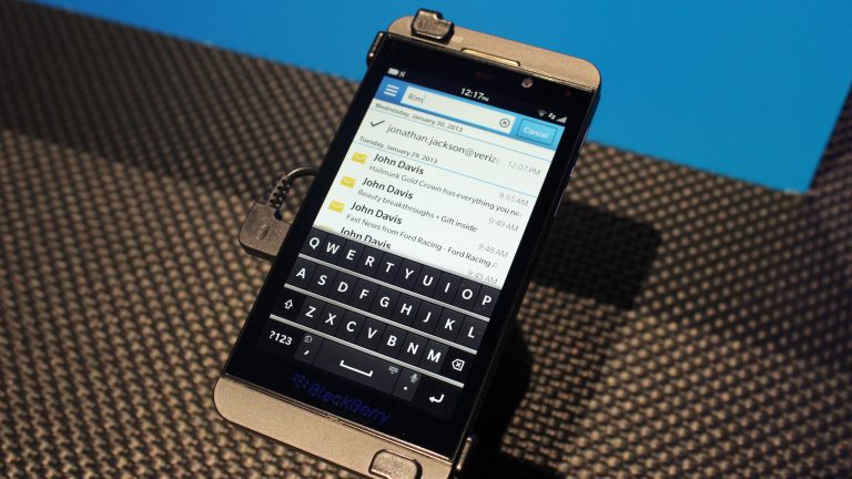 Gallery: The BlackBerry Z10 and Q10 are actual things you can touch ...
