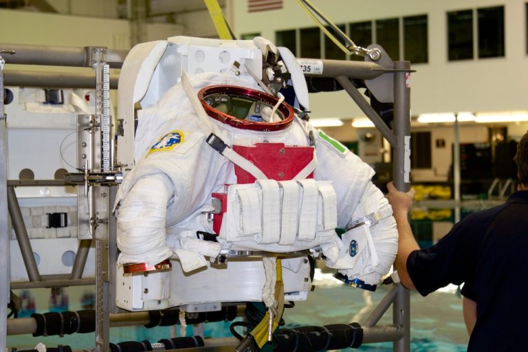 Swimming with spacemen: training for spacewalks at NASA’s giant pool ...