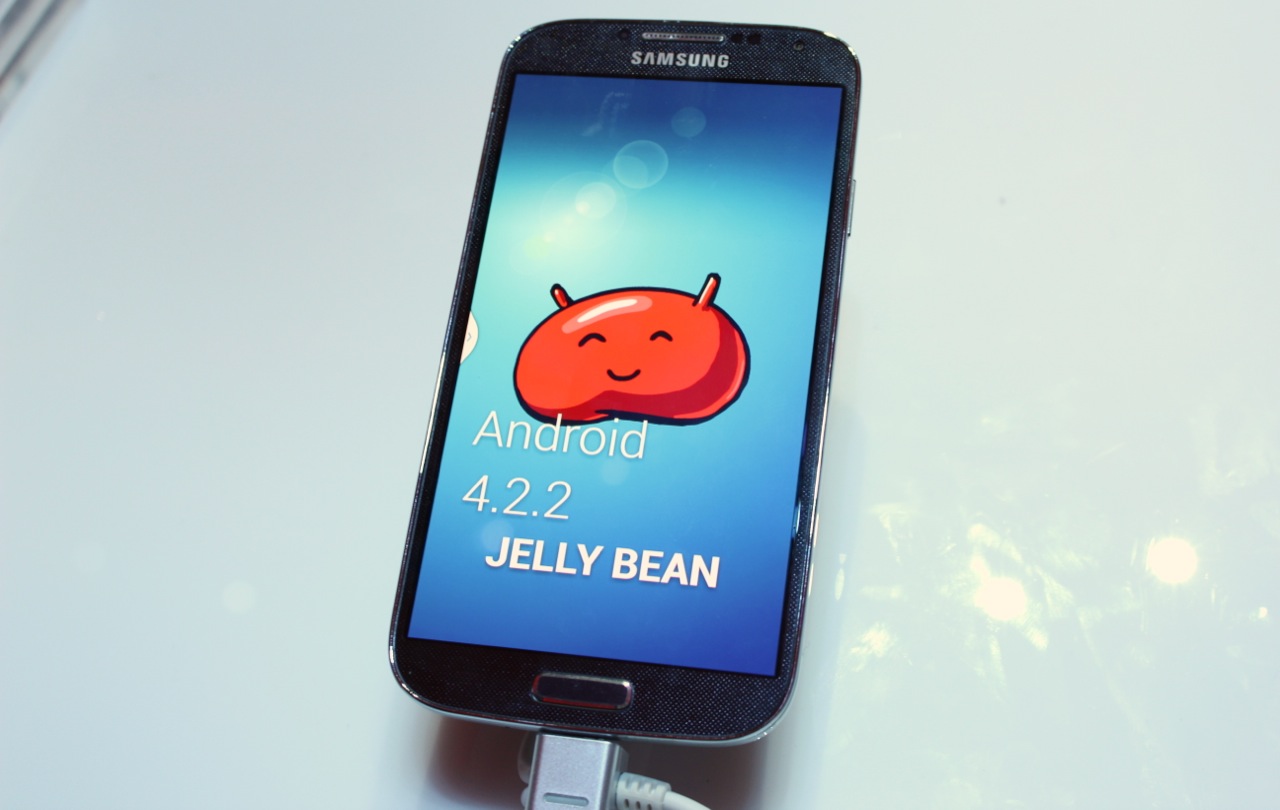 Our first face-to-face meeting with Samsung's Galaxy S 4 - Ars Technica