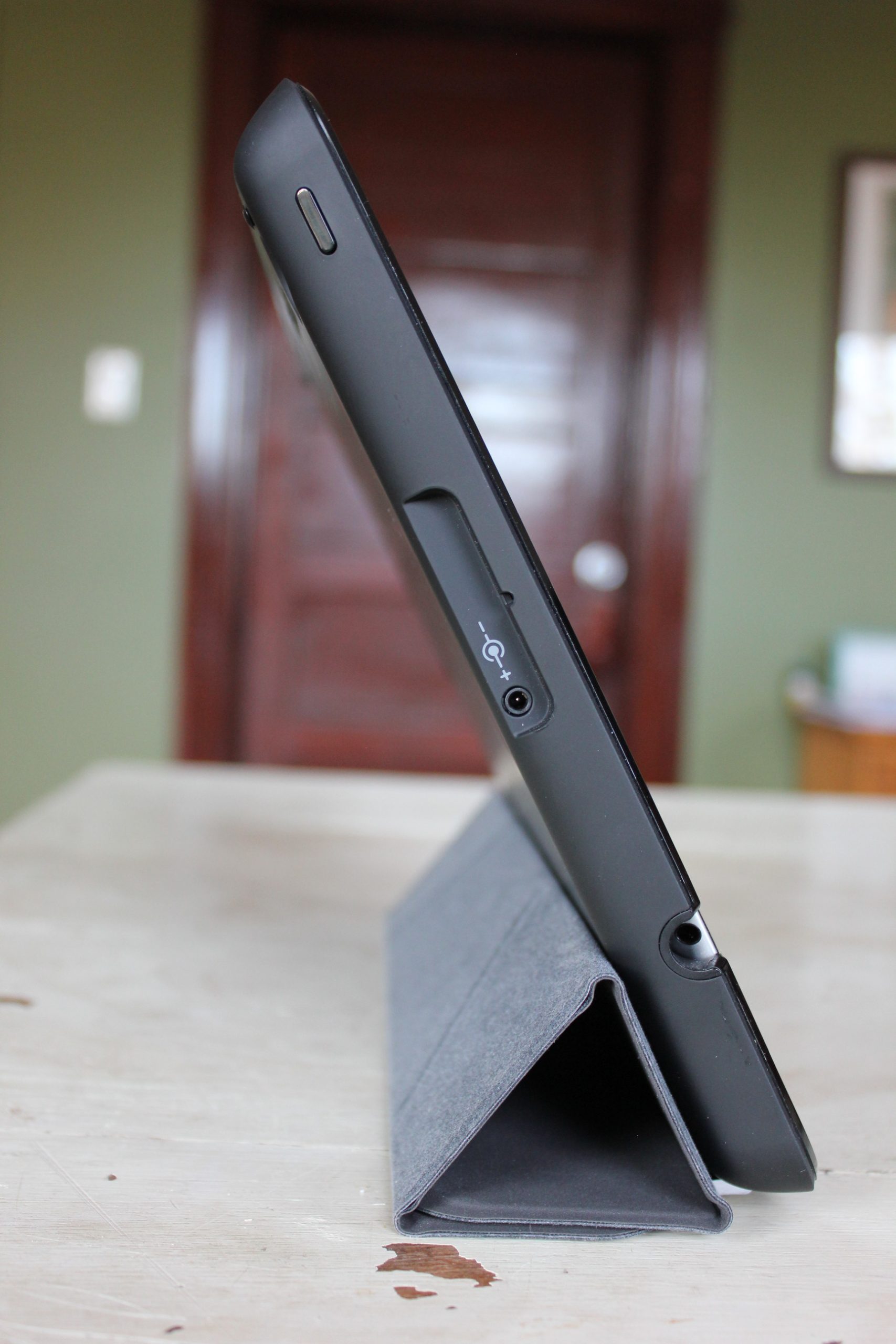 Review: Thunderstorm iPad speaker-case is a boombox for the digital era ...