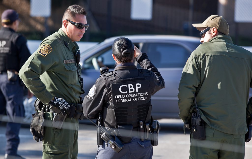 Appeals court raises standard for laptop searches at US border - Ars ...