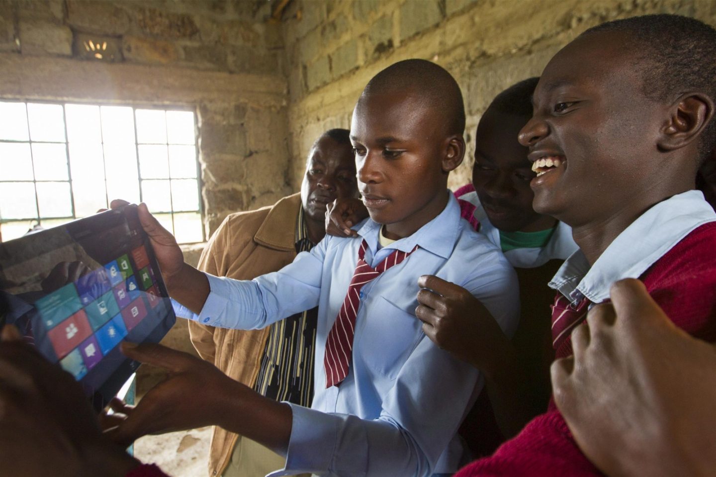 Solar power, white spaces bring 16Mbps broadband to towns without ...