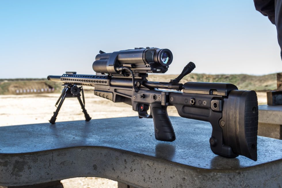 Bullseye from 1,000 yards: Shooting the $17,000 Linux-powered rifle ...