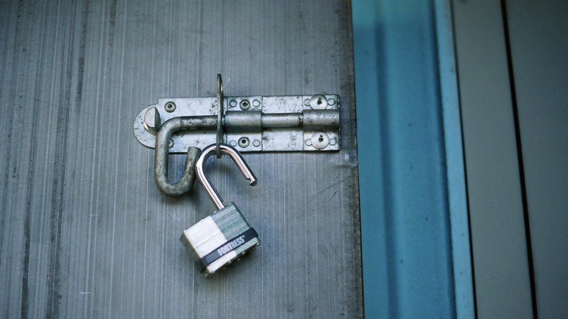 White House calls for cell phone unlocking ban to be overturned - Ars ...