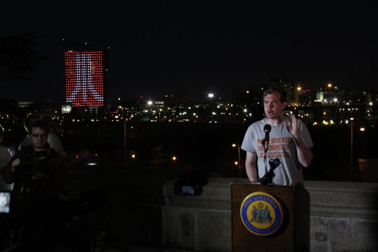 Selling, coding, and playing the “world’s largest videogame” - Ars Technica