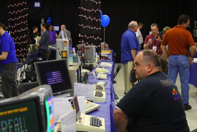 Gallery: Apple Pop-Up museum and Vintage Computer Festival Southeast ...