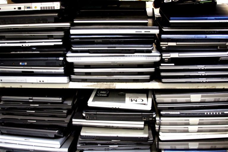 The Weird Stuff Warehouse is where old tech goes to retire - Ars Technica