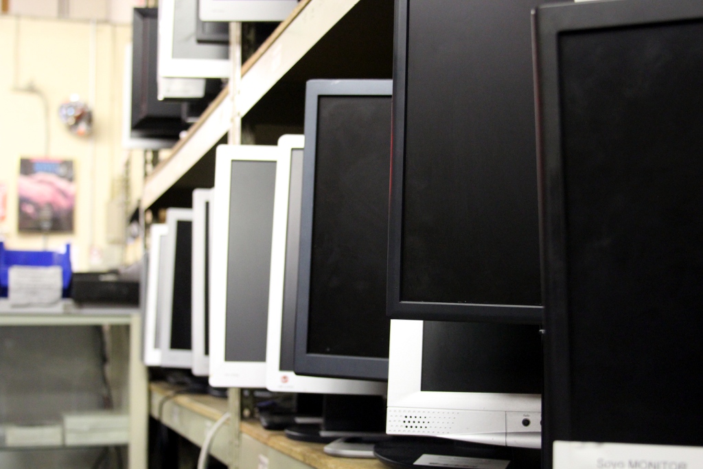 The Weird Stuff Warehouse is where old tech goes to retire - Ars Technica