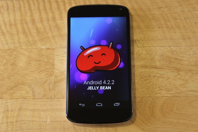 The new, white, limited-edition Nexus 4 in pictures - Ars Technica