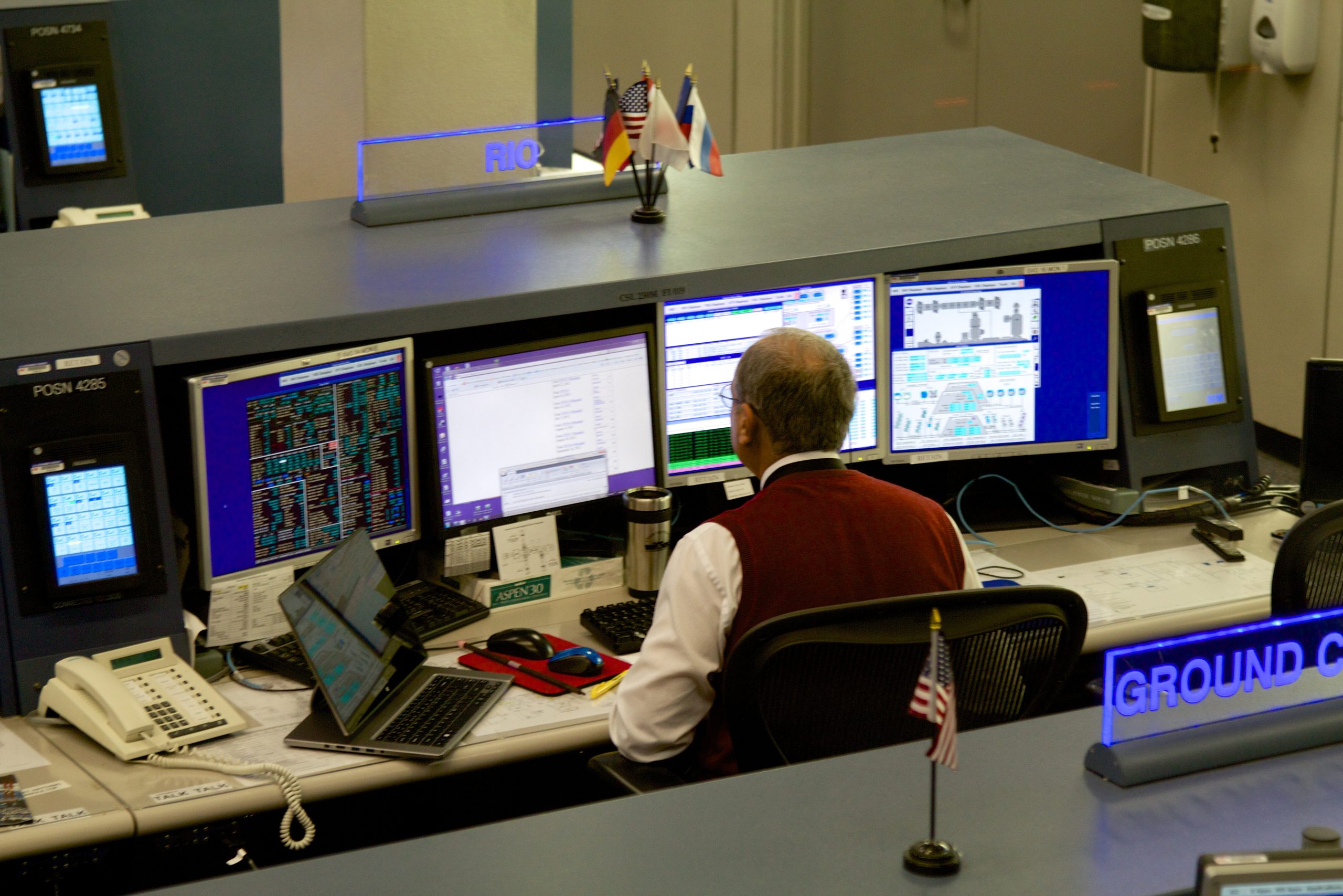 Gallery: The International Space Station flight control room - Ars Technica
