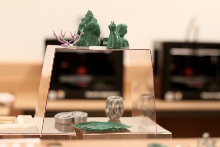3D printing for all: Inside Chicago library’s new “pop-up maker lab ...