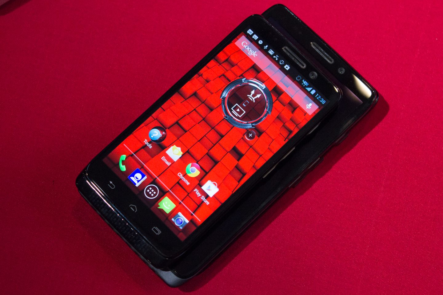 Hands-on with the 48-hour-battery Motorola Droid Maxx - Ars Technica