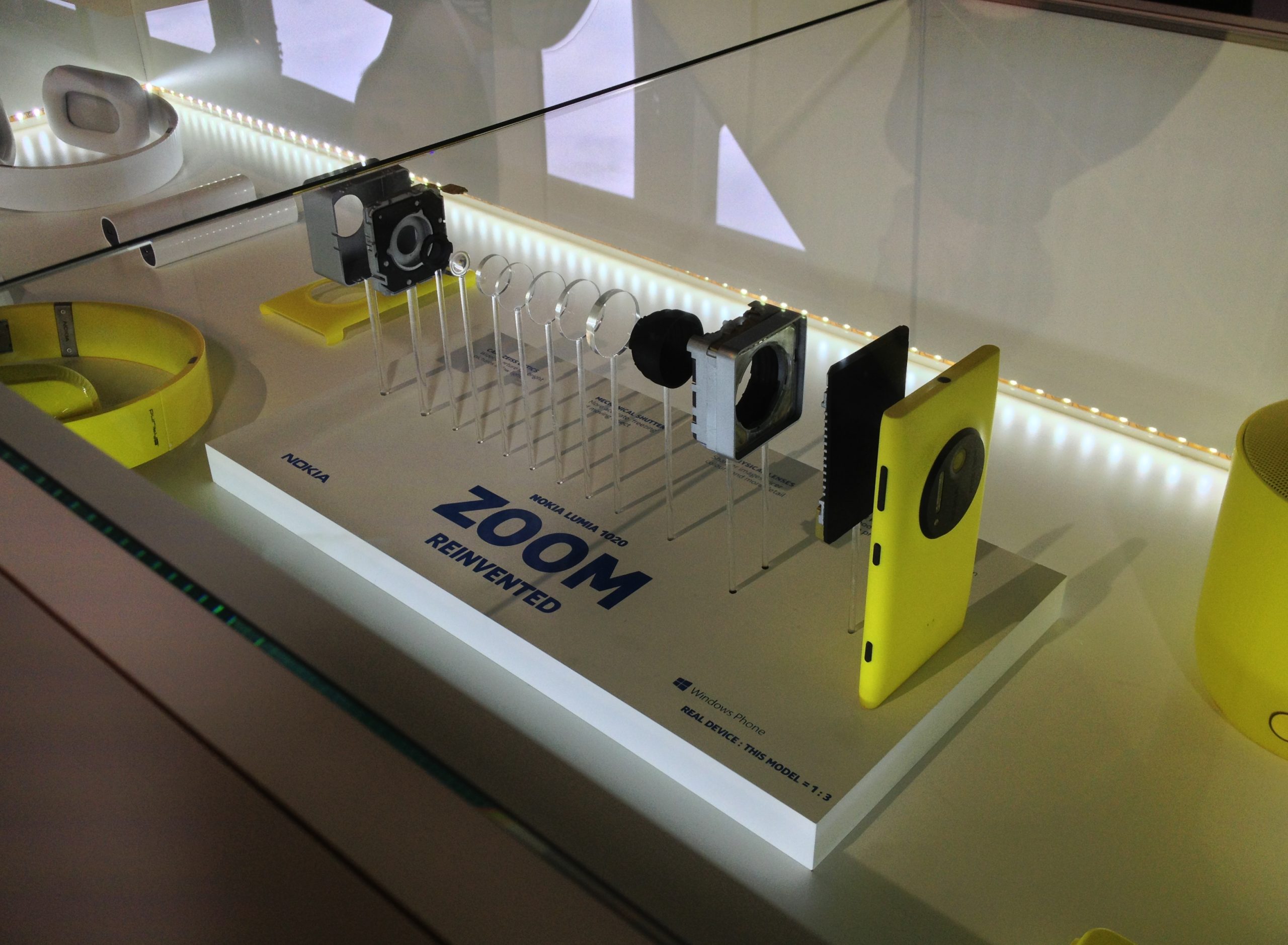 In the dark and on the move with the Nokia Lumia 1020’s camera - Ars ...