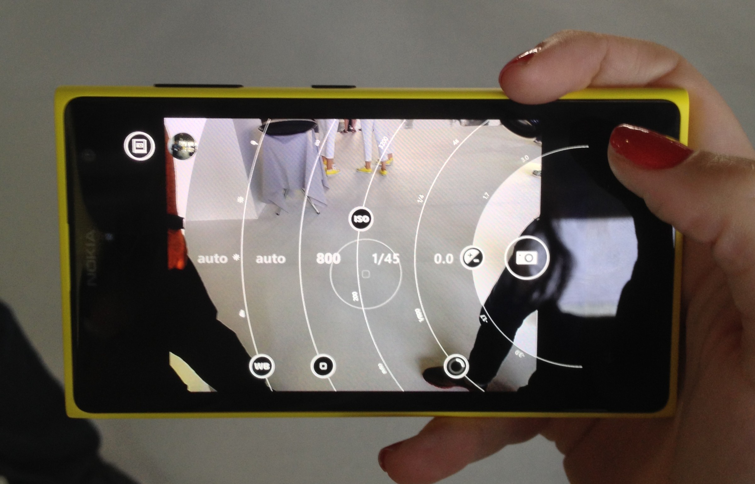 In the dark and on the move with the Nokia Lumia 1020’s camera - Ars ...