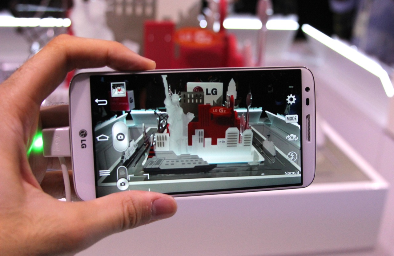 Hands-on with LG’s G2 smartphone (and the buttons on the back) - Ars ...