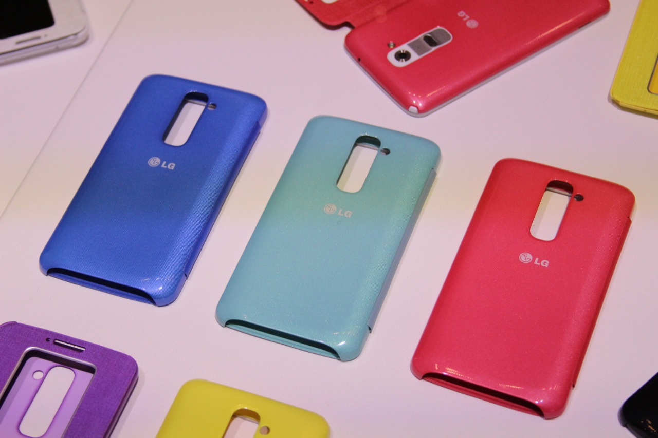 Hands-on with LG’s G2 smartphone (and the buttons on the back) - Ars ...