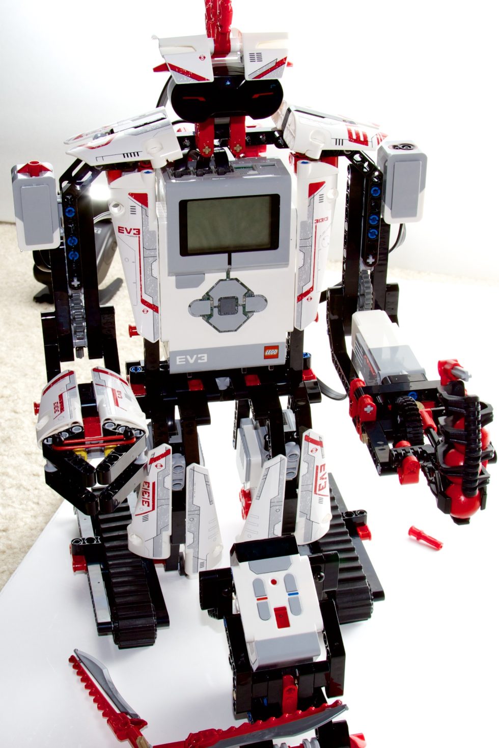 Review: Lego Mindstorms EV3 means giant robots, powerful computers ...