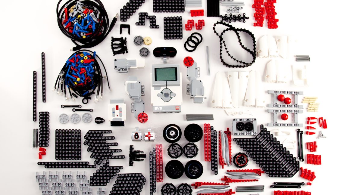 Review: Lego Mindstorms EV3 means giant robots, powerful computers ...