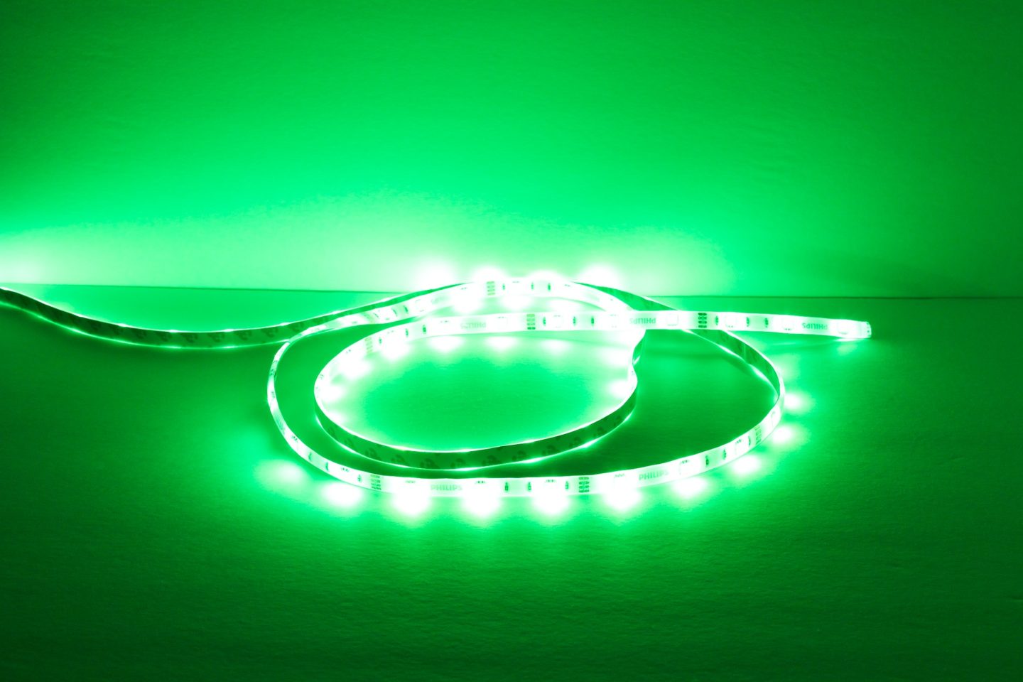 Review: Two new color-changing lights want to be friends with Philips ...