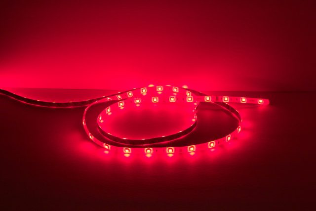 Review: Two new color-changing lights want to be friends with Philips ...