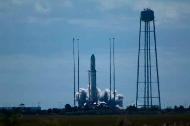 Gallery: the successful launch of the Antares rocket - Ars Technica