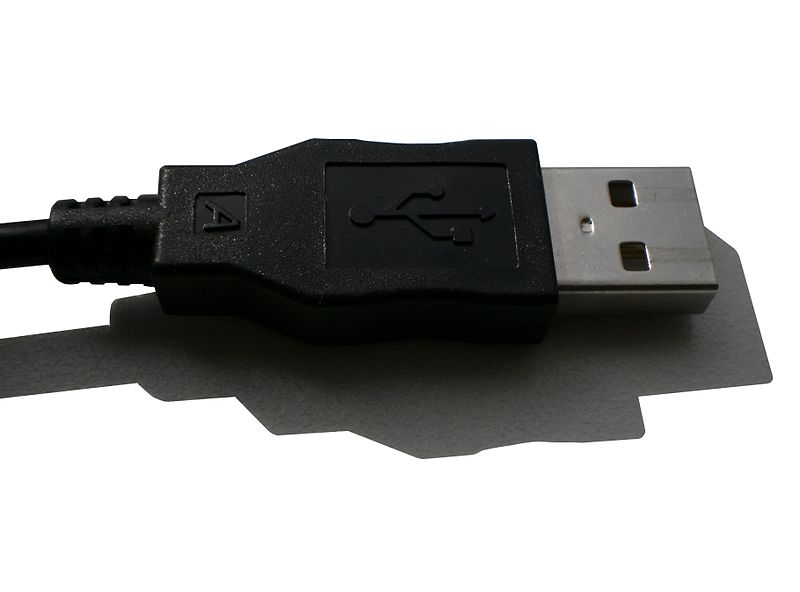Playing NSA, hardware hackers build USB cable that can attack - Ars ...