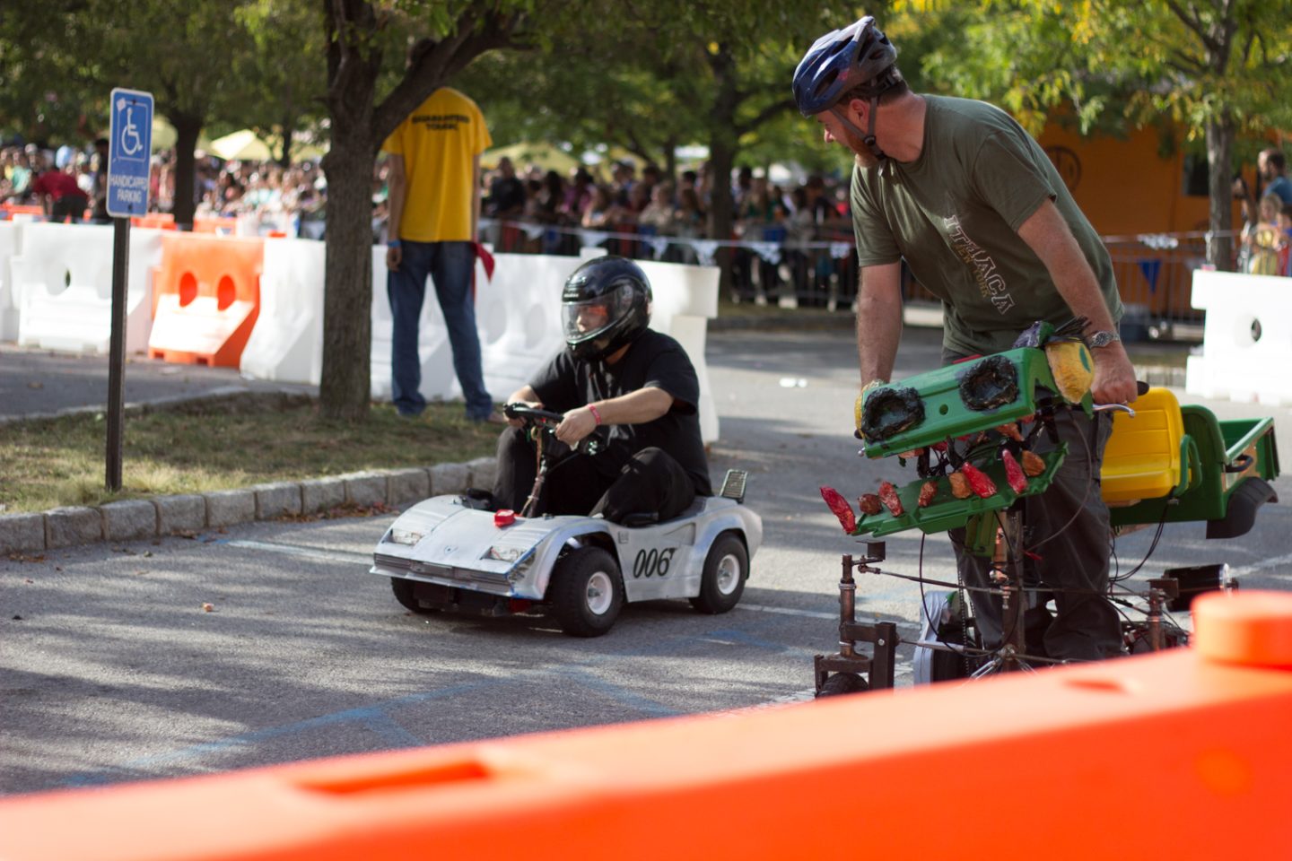 Hugbots, tiny cars, and 3D-printed almost-clothes at Maker Faire - Ars ...