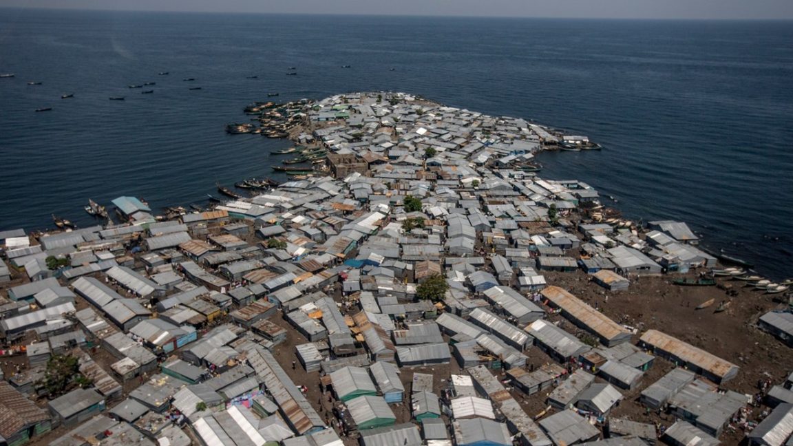 On Kenya’s ‘Slum Island,’ mobile payments could launch micro grids ...