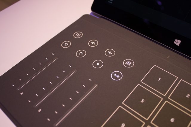 Typing, kickstanding, and folding—first look at the Surface 2 and ...