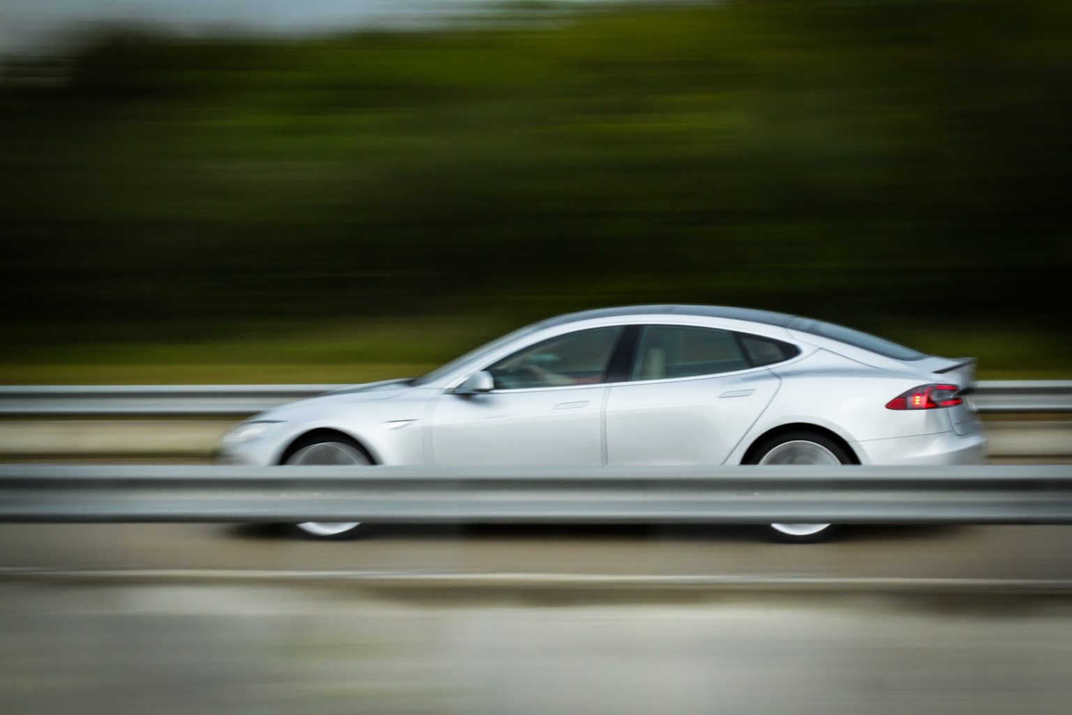 Review: Tesla Motors’ all-electric Model S is fast—but is it a good car ...