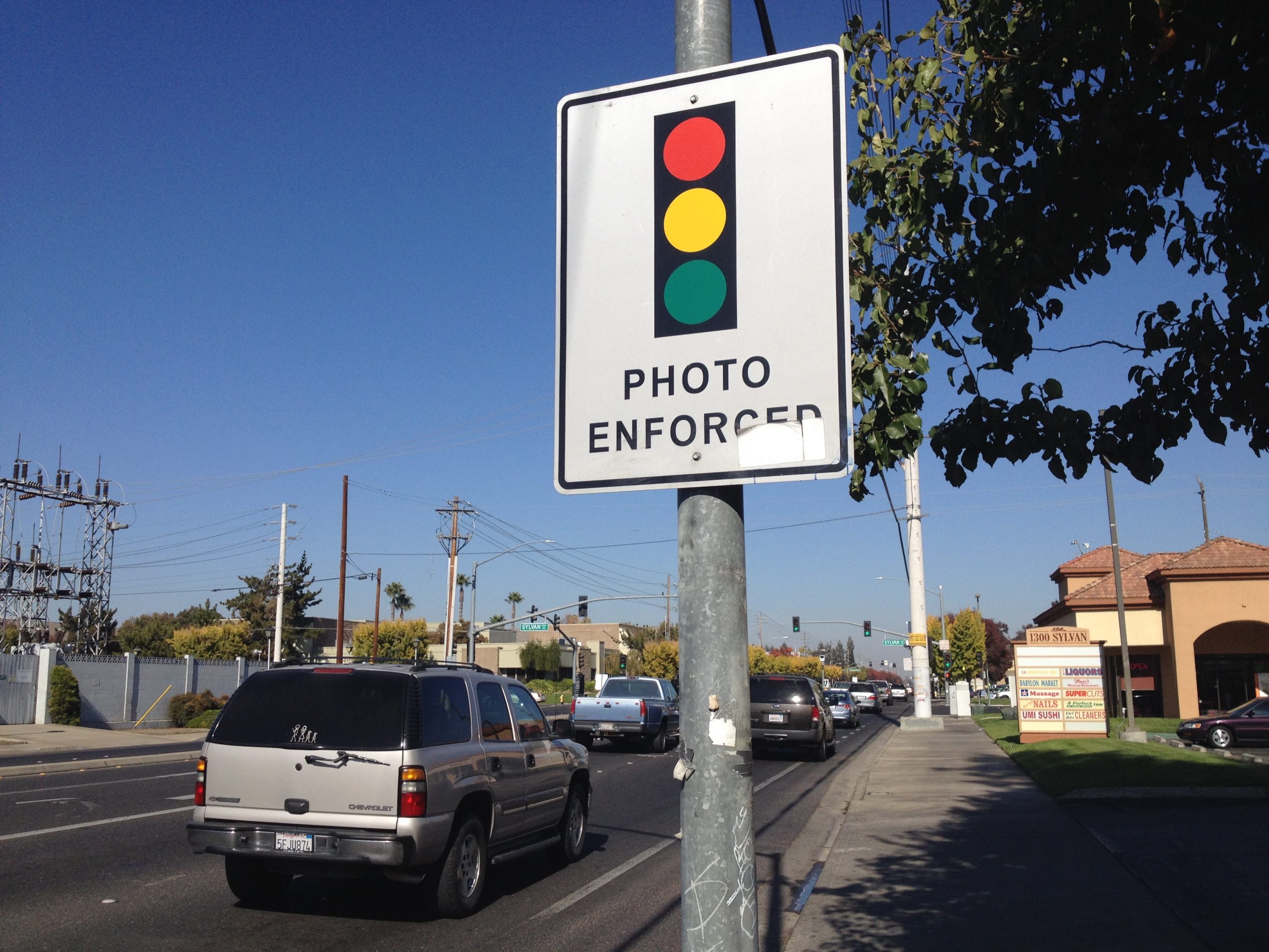 Perfect enforcement: On the ground in the red light camera wars - Ars ...