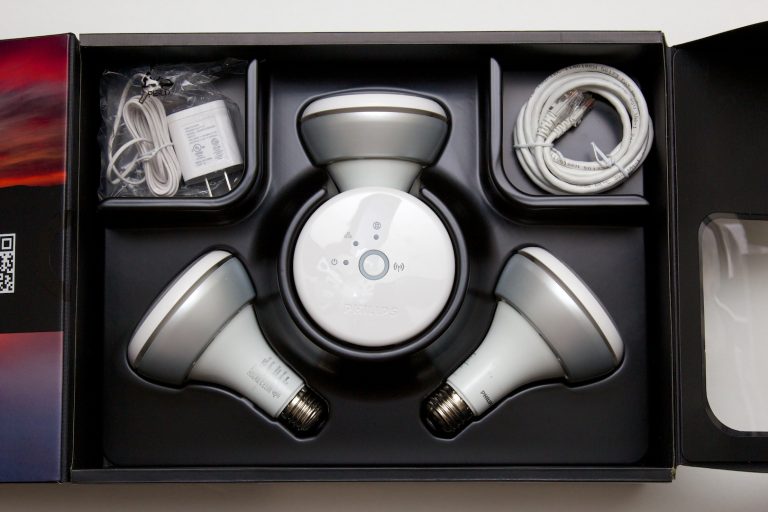 Philips Hue family gets brighter with new type of light - Ars Technica