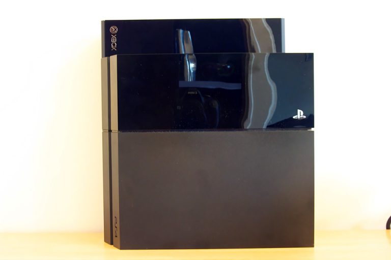 Head-to-head: Everything you need to know in the PS4 vs. Xbox One ...