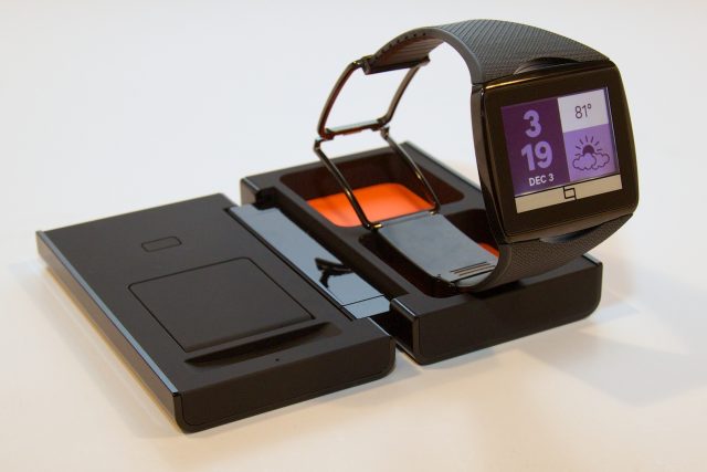 Review: Qualcomm’s Toq smartwatch lasts an extra, extra, extra long ...