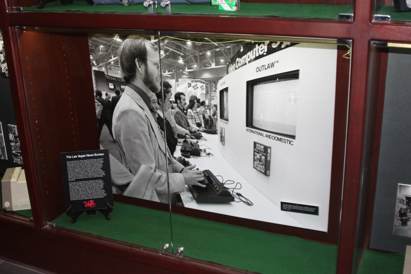 CES opening day: Games, guns, and 3D printers - Ars Technica